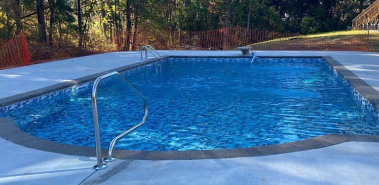 Holiday Pools and Spas - Holiday Pools